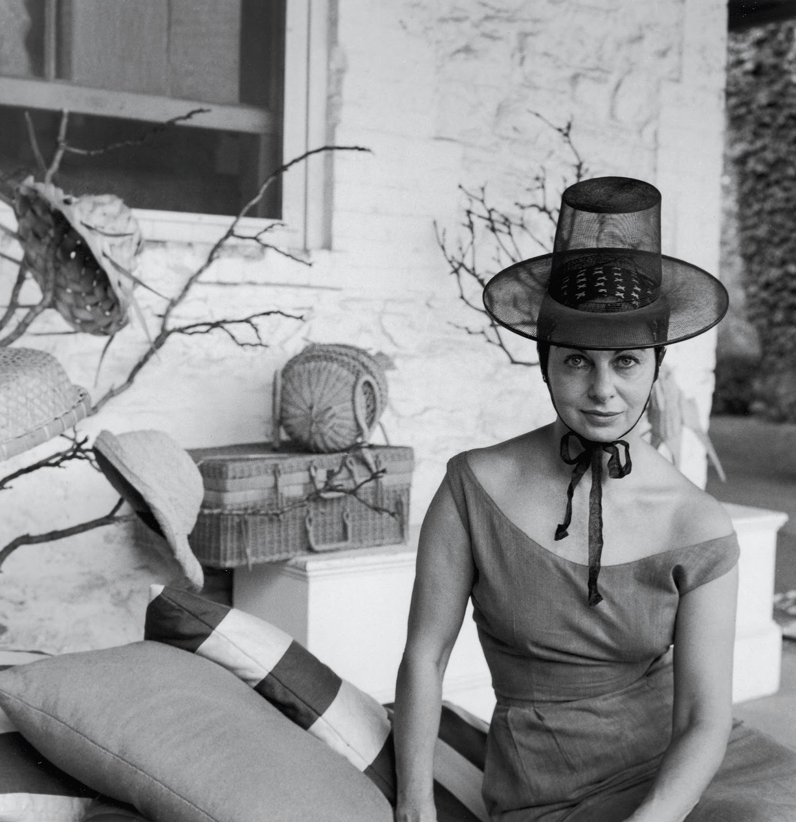 little augury: CHIC is where BONNIE CASHIN found it...