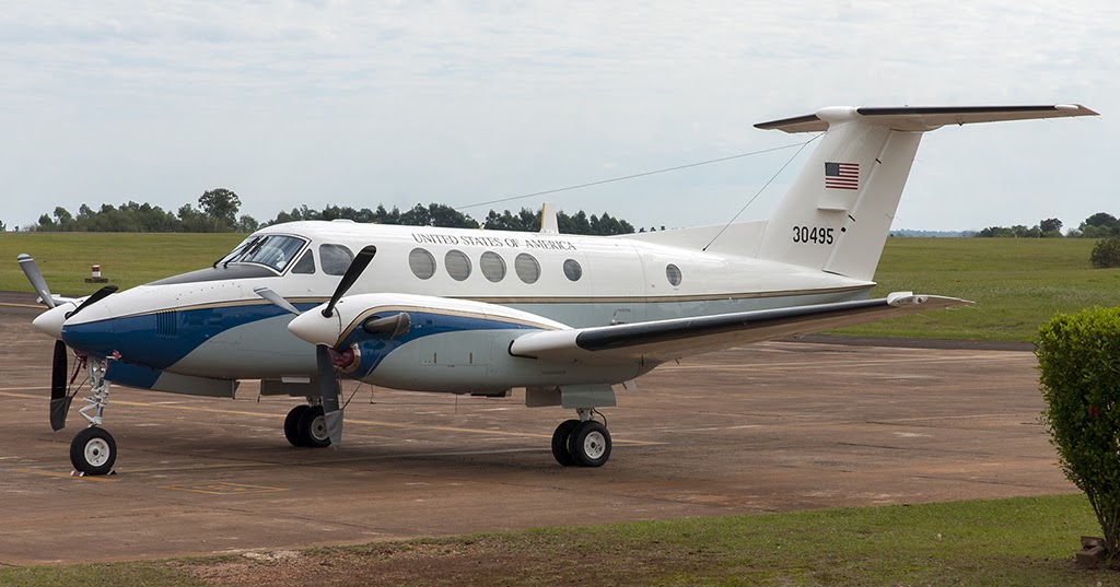 RWY01: USAF Beechcraft C-12D Huron 30495