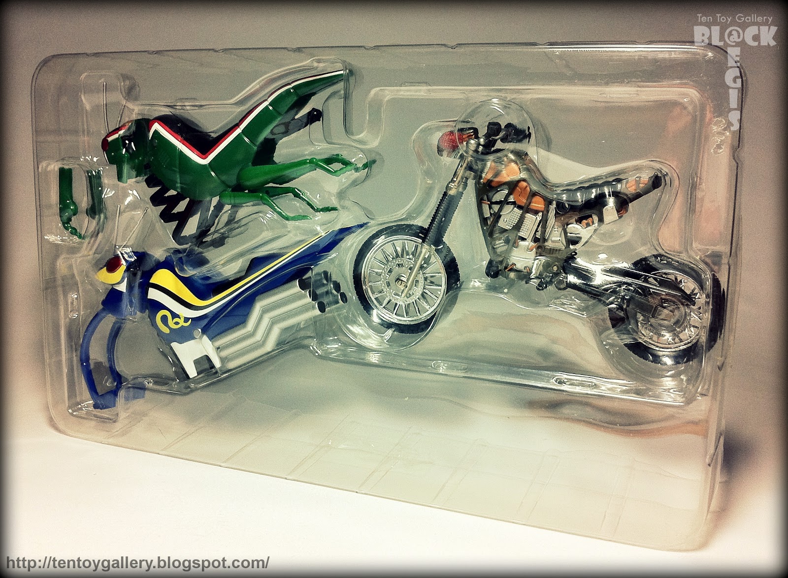 Ten Toy Gallery: Review: SHS EX Battle Hopper and Acrobattar