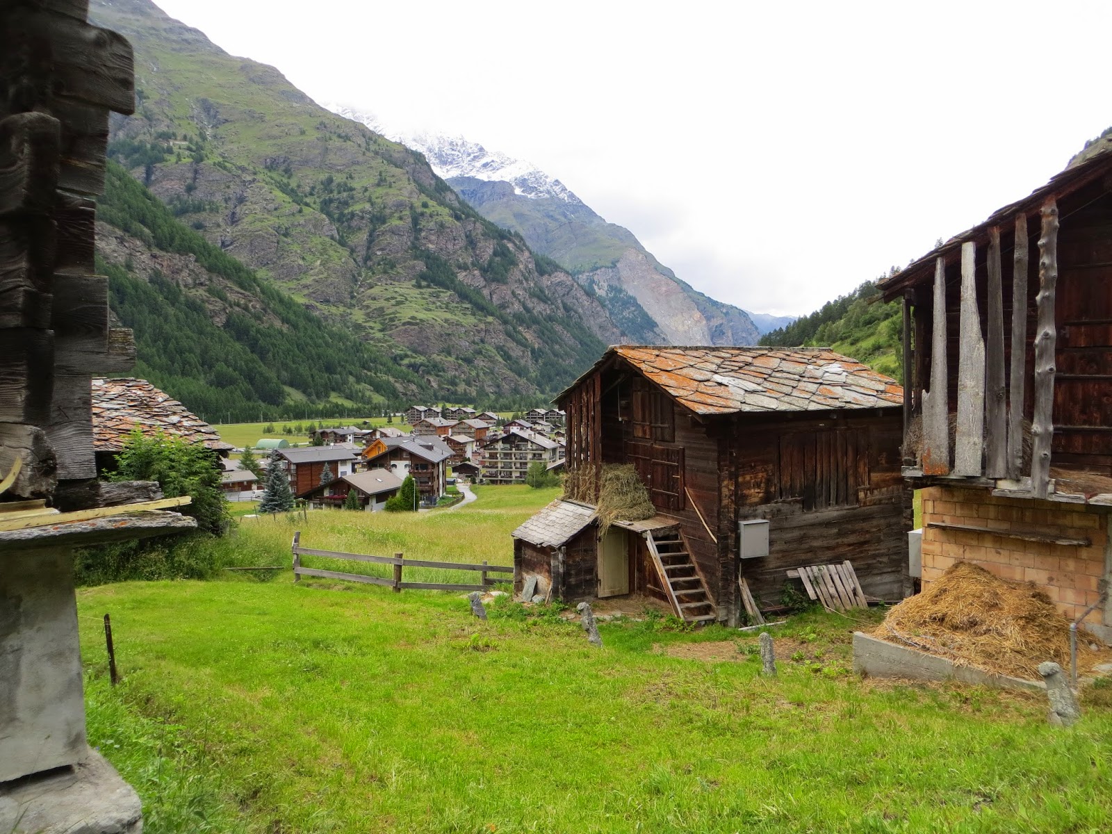 Travel_Photography: Swiss Chalets of Tasch