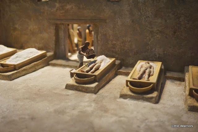 Little Warriors: Diorama of Egyptian mummification (part 2)