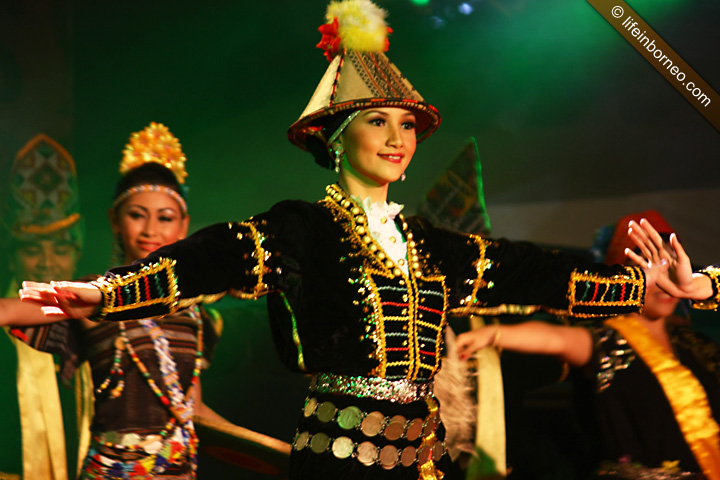 ♥My Story@LovesMeReadme♥: Kotobian Tagazo Do Kaamatan for all my Friend ...