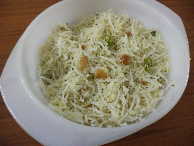 USHASRIKUMAR'S COOKSPACE AND MORE...: COCONUT SEVAI (using instant sevai )