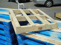 Patio of Pots: Pallet Planters - A Reclaiming Project