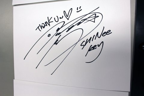 ♥My Shining SHINee♥: SHINee @ Tower Records Bounce Magazine (27/06/11)