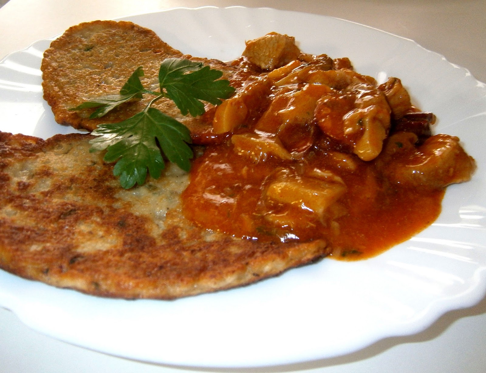 motýlia :) vareška: Ragú z bravčového a teľacieho mäsa na zemiakovej placke