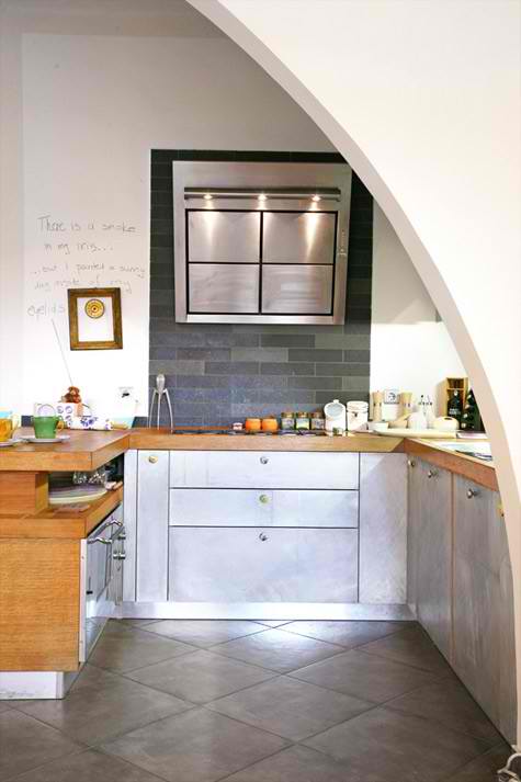 10 Stylish Aluminium-Stainless Steel Kitchen Designs