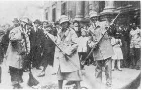 INES DONATI "LA CAPITANA"