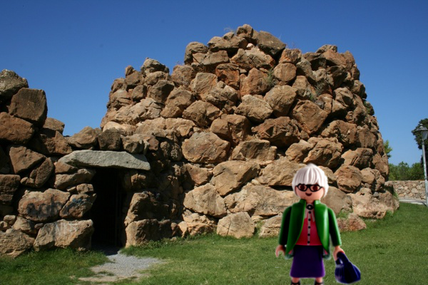 THE GRANDMA'S LOGBOOK ---: THE ORIGINS OF SARDÌNNIA: THE NURAGIC ...