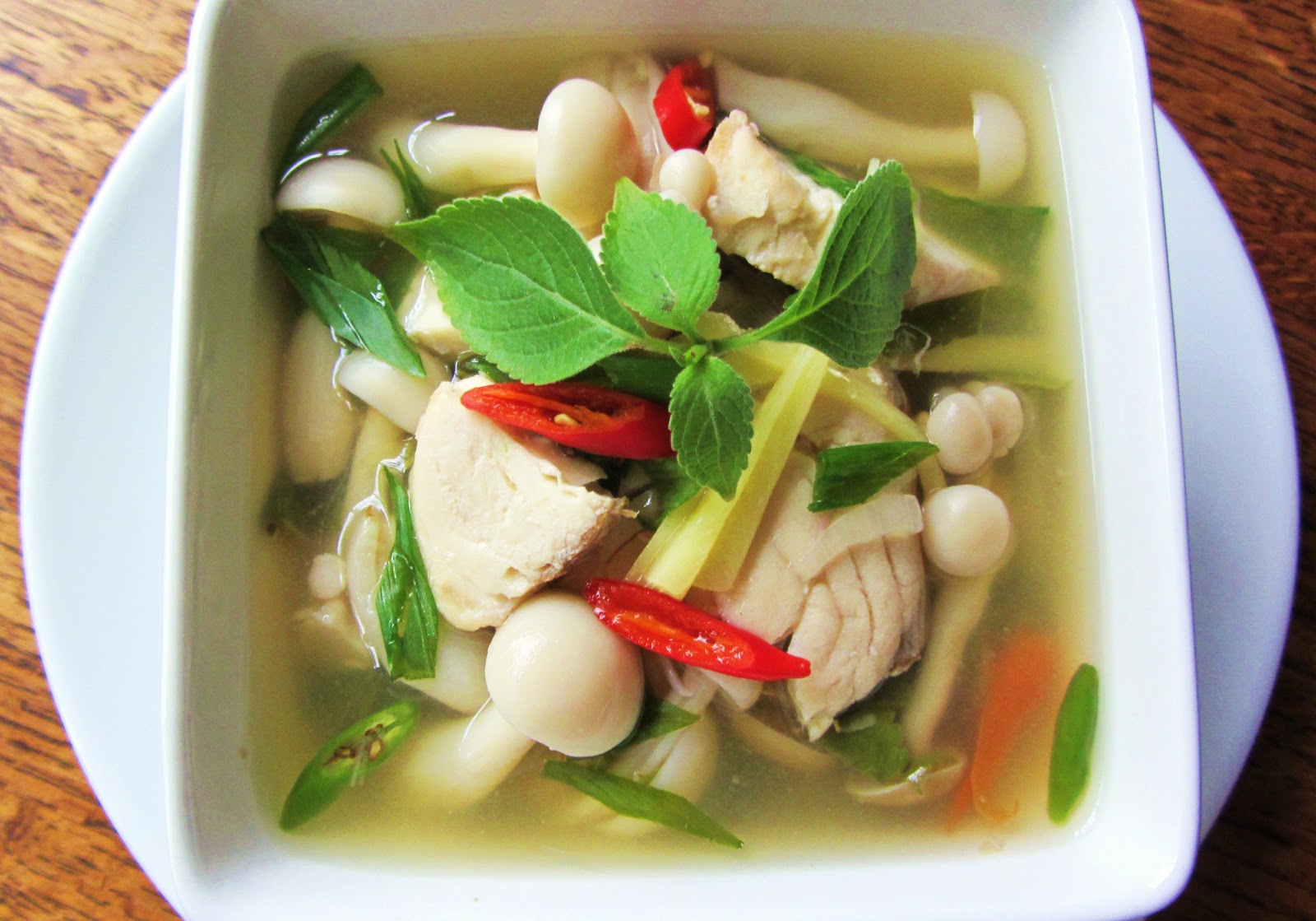 Let's eat......simple!: Tom Yum Po-Tak Sea Bass