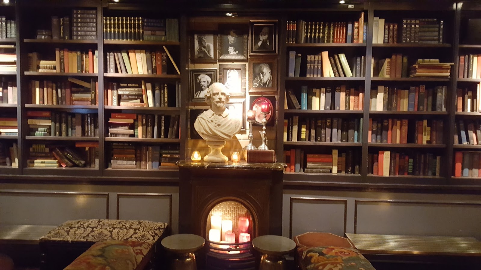Vonnie's Reading Corner: Library Bar in Los Angeles