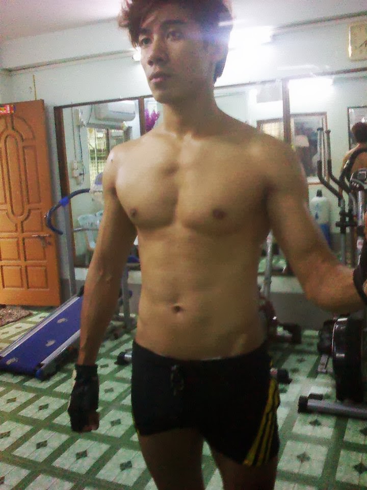 M y a n m a r H u n k s: Shirtless Min Lu Lu @ Gym