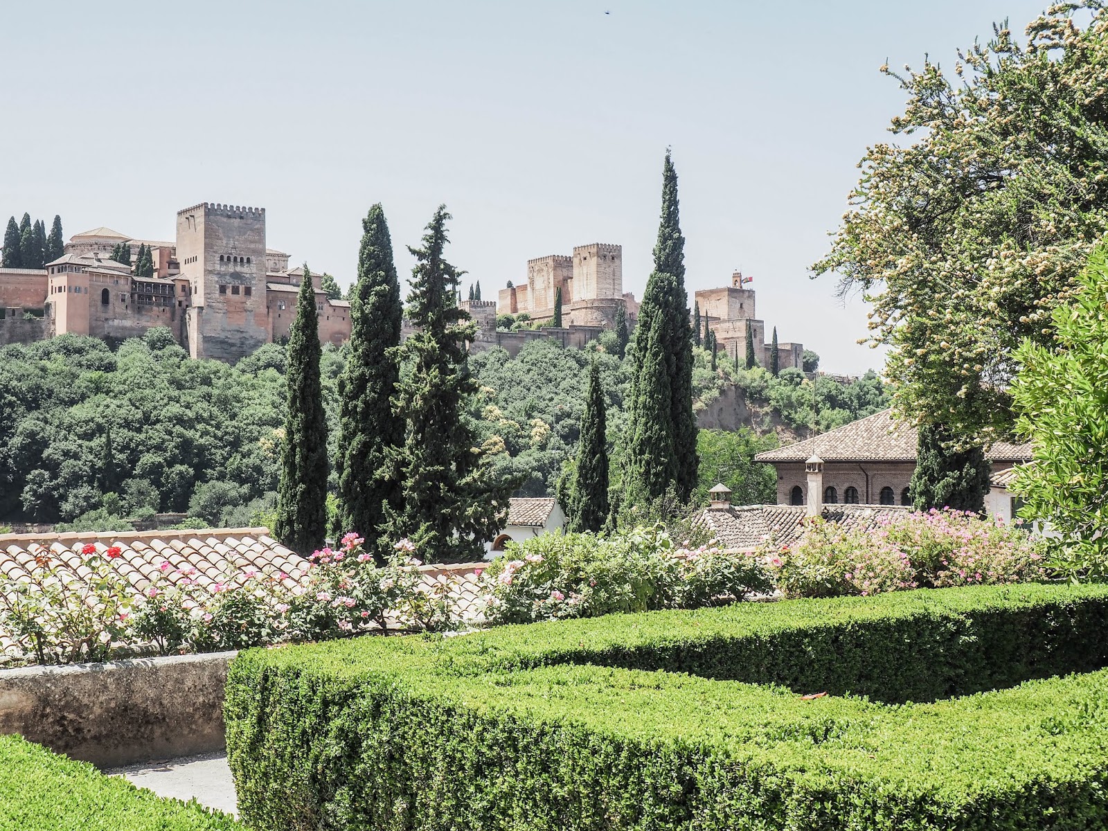 ALHAMBRA - KOLME KULMAA GRANADAN SUOSITUIMPAAN NÄHTÄVYYTEEN / Elina ...