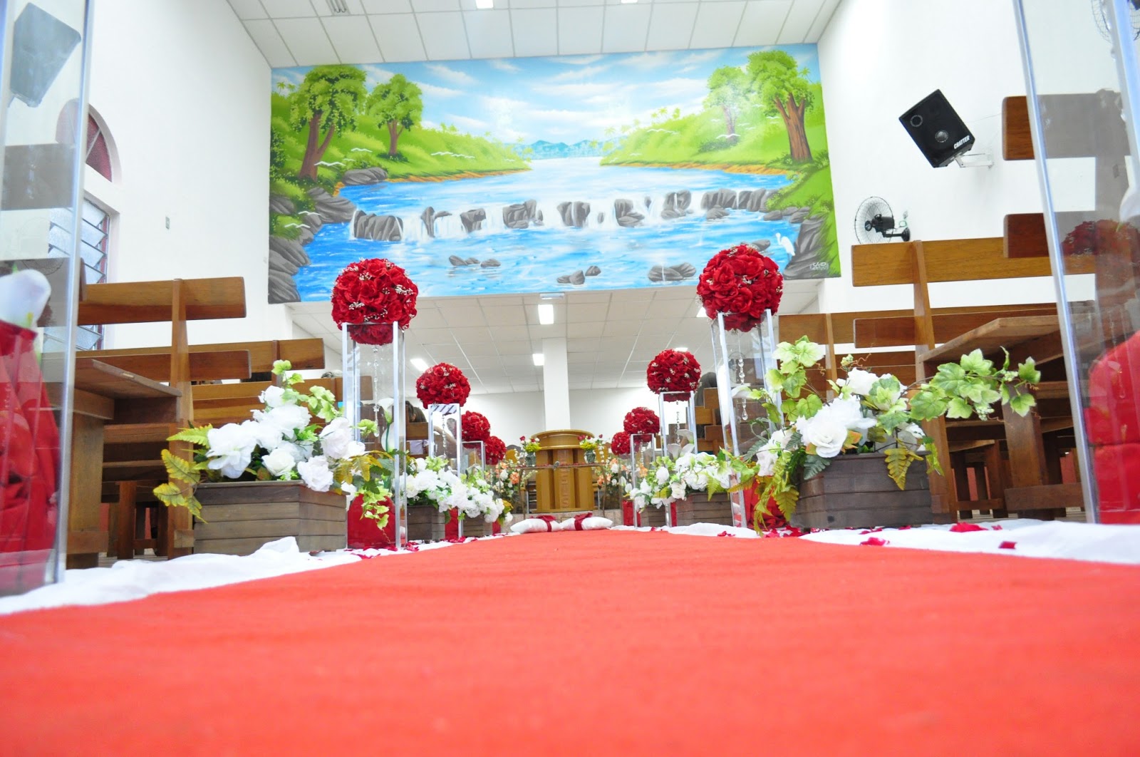 Kella Bella Noivas e Festas : decoração de igreja