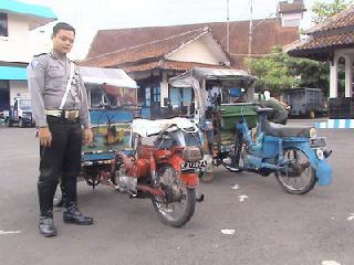 LOVELLY: BECAK? MOTOR? Becak Motor??