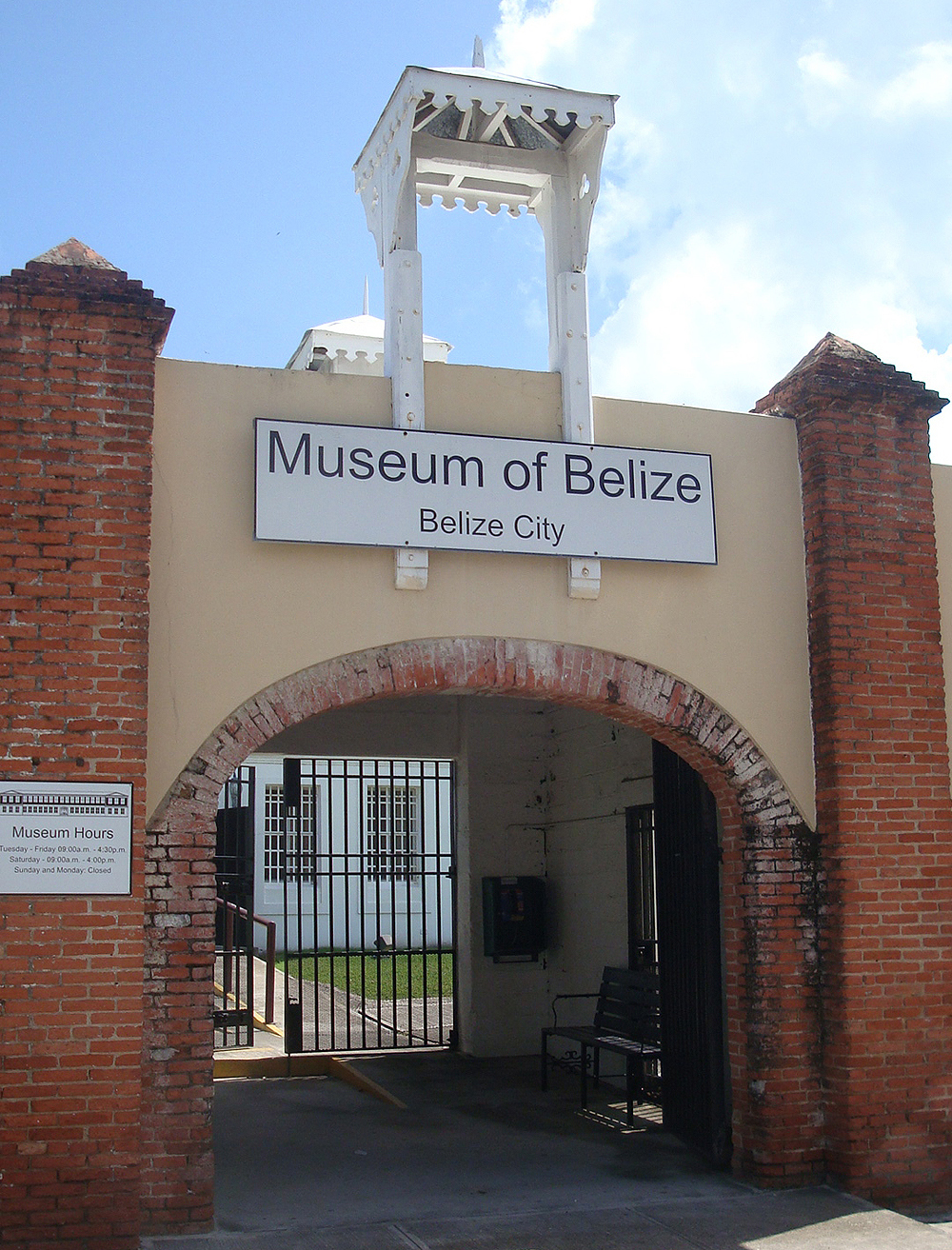 Pioneer Bookworm, life in Belize: a visit to the museum of belize