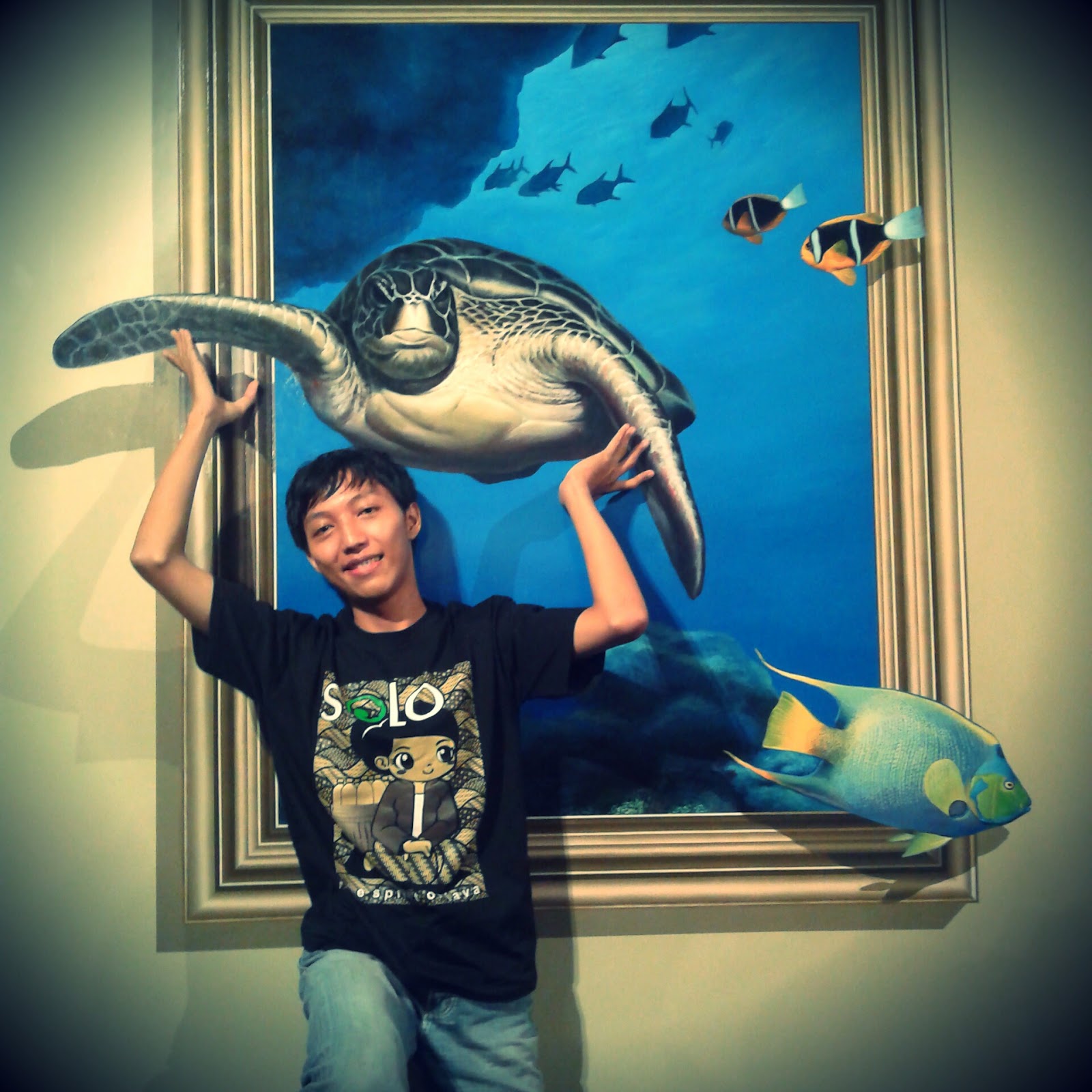 Top Terbaru + Lukisan Aliran Trick Art