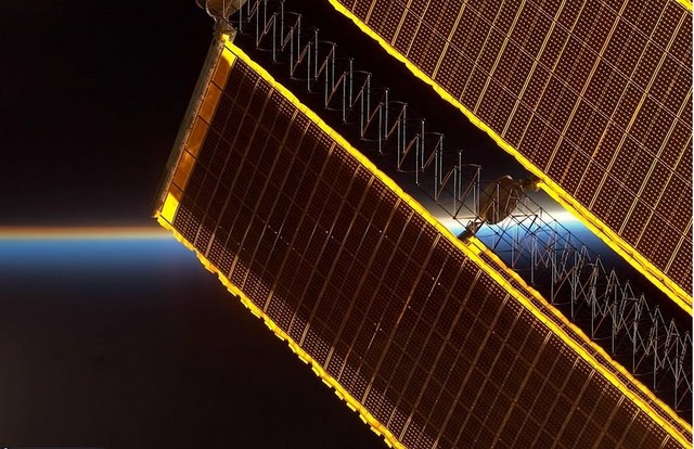 Pix Grove: Earth Seen From the International Space Station