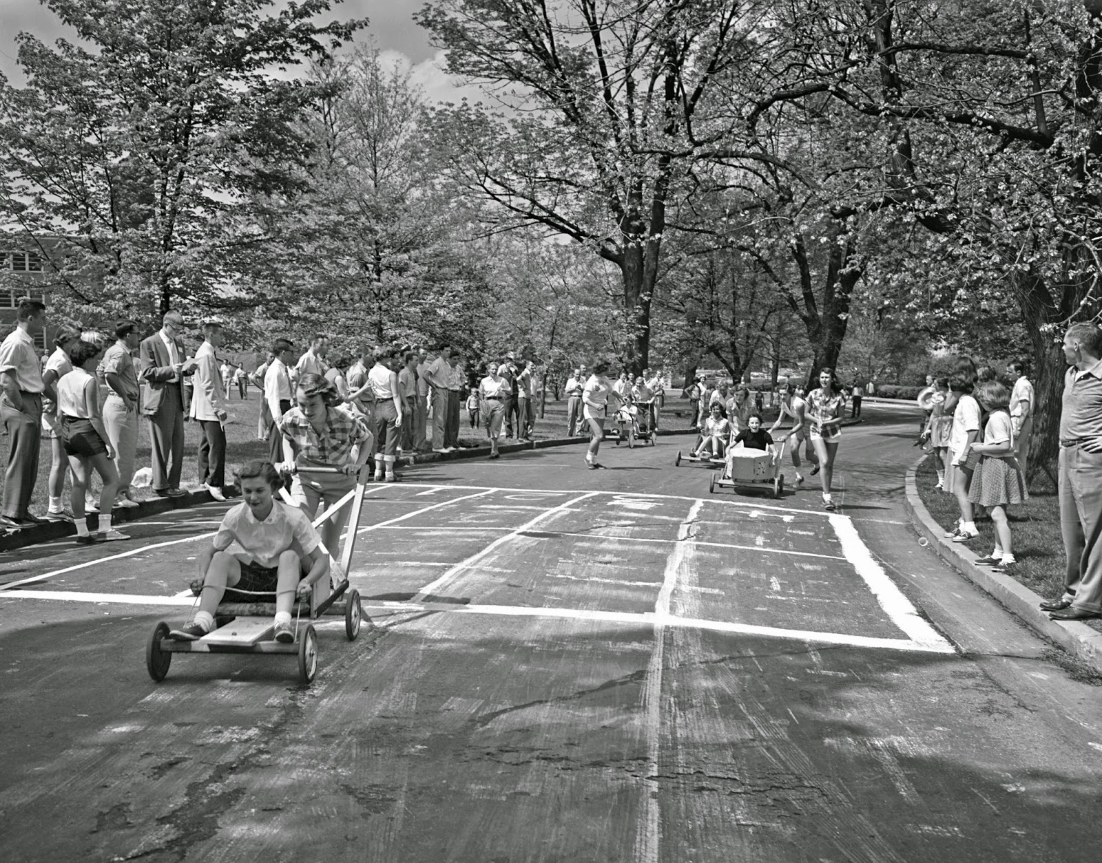 History in Photos: Push-Cart Derby