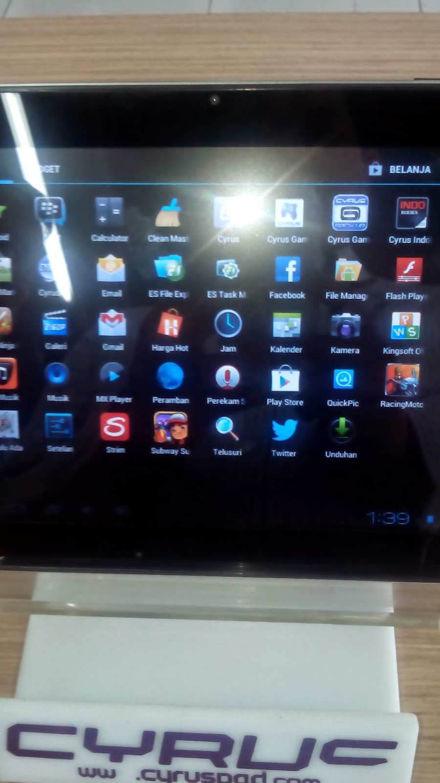 Cyrus Tablet Anak Layar Lebar 8 inch