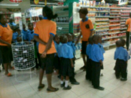 AMAZING STORIES AROUND THE WORLD: Only In Nigeria! Ibadan Pupils Visit ...