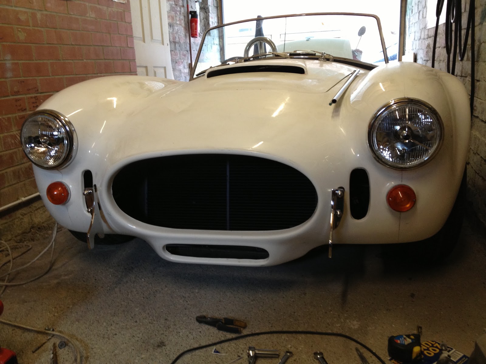 Building an AK 427 Cobra: Quick Jacks.