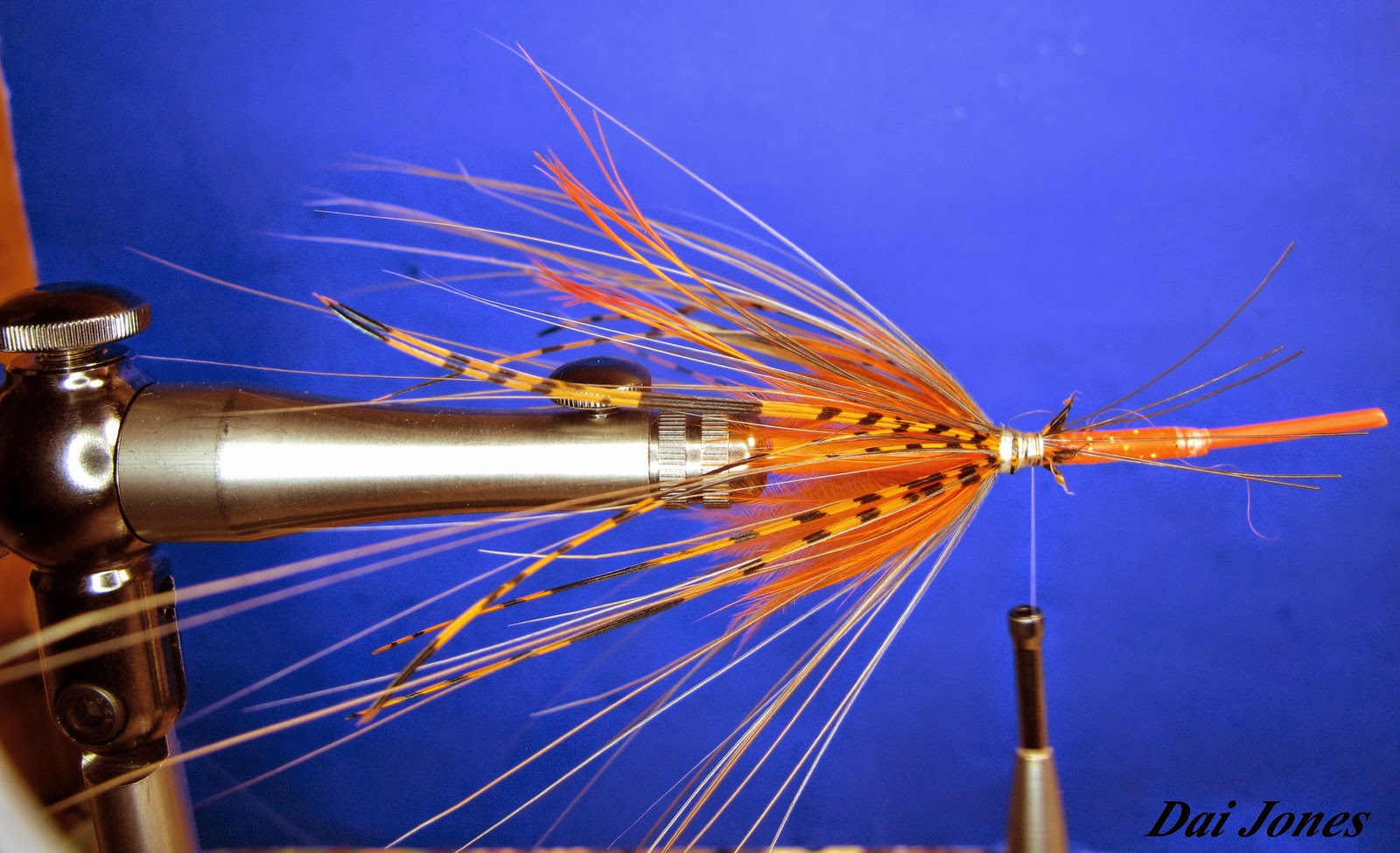 Flies step by step: Prawn tube, step by step.