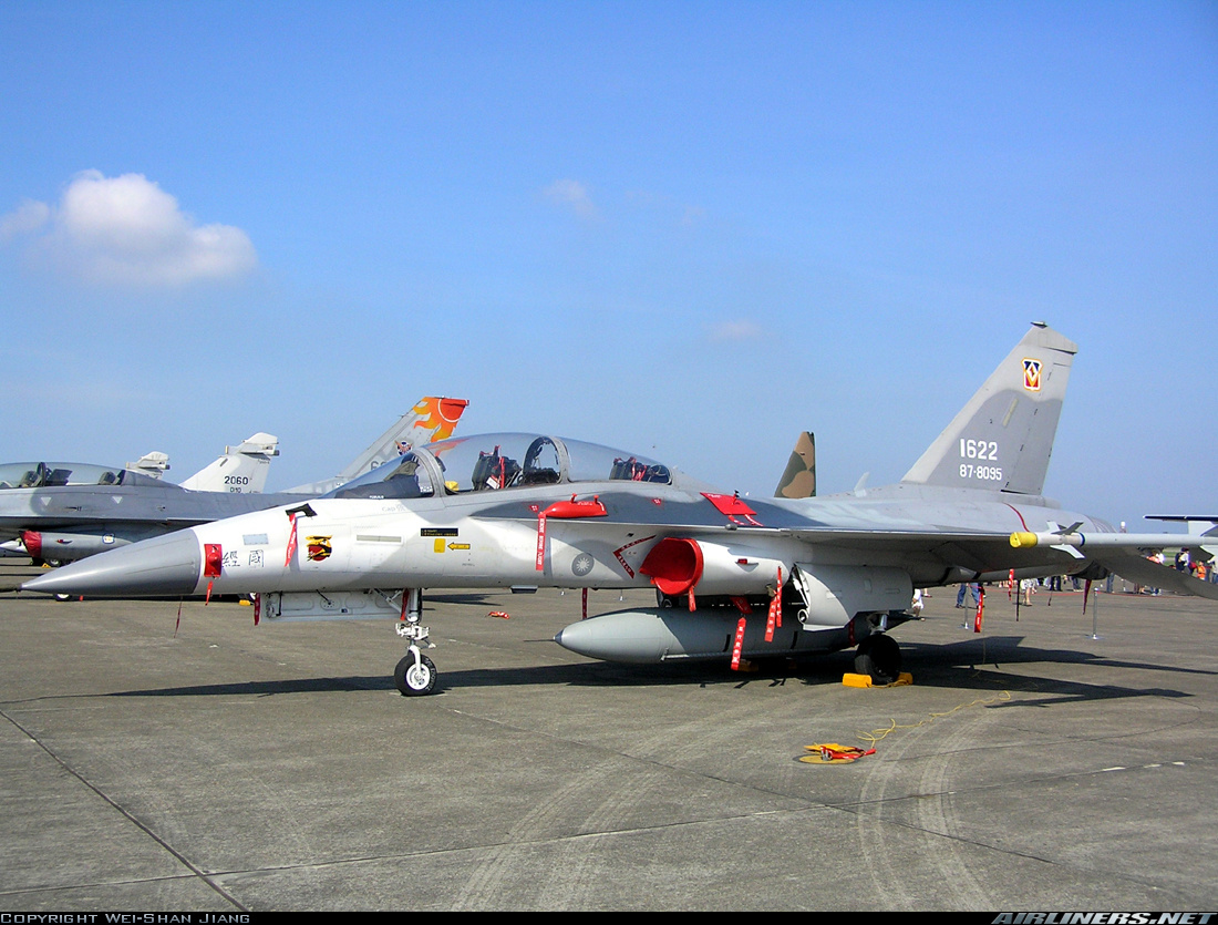 2013: Taiwan pretende modernizar frota dos IDF Ching-kuo