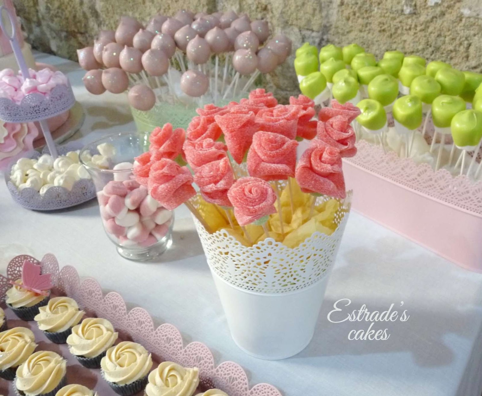 Estrade's cakes: ROSAS DE CHUCHES PARA UNA MESA DULCE