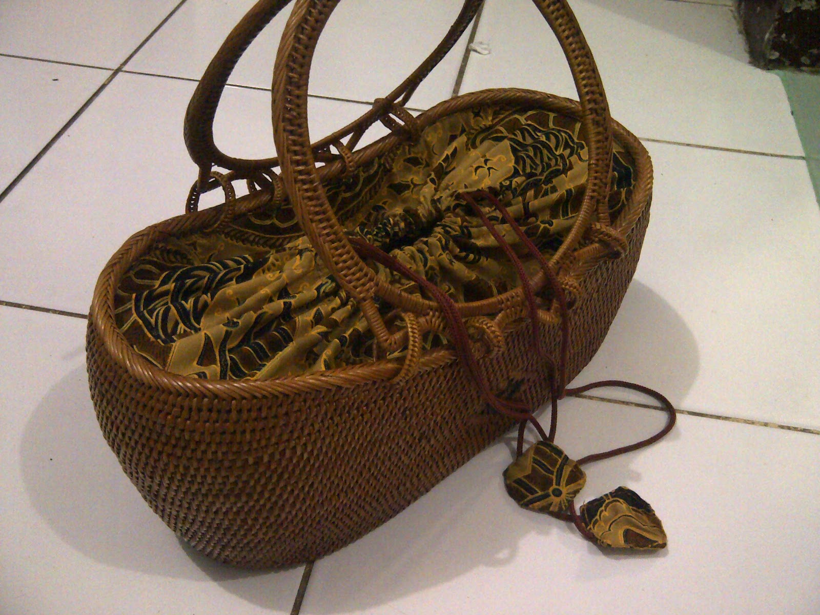 Bedazzling Shop : Tas Anyaman Rotan Bali