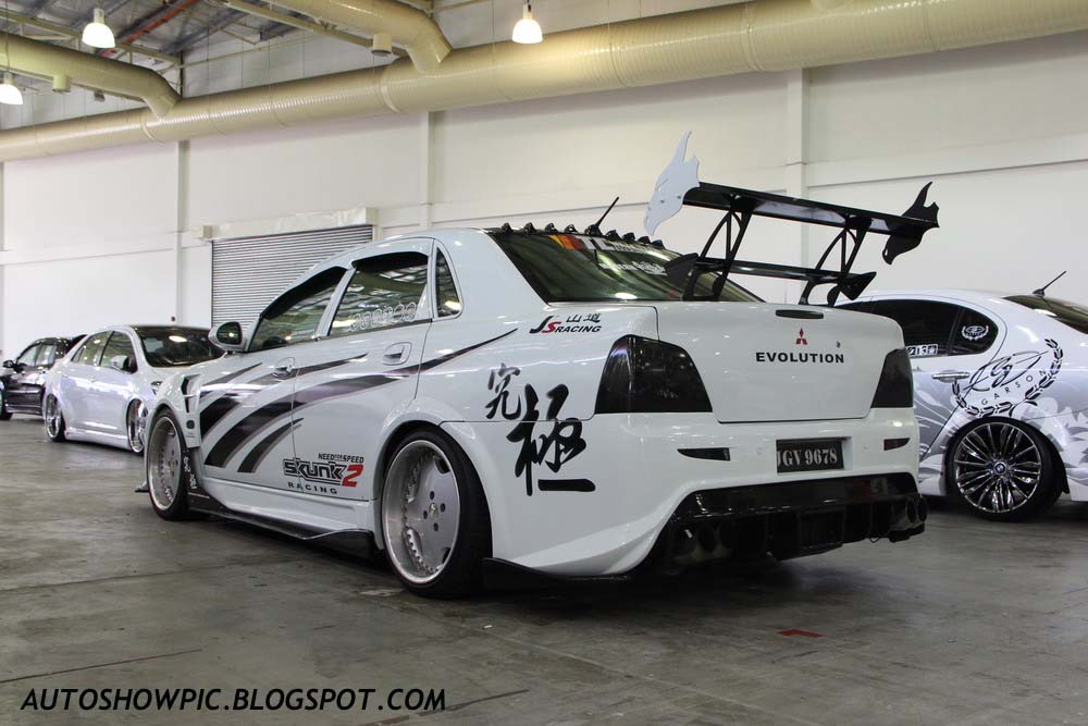 Autoshow Pic: Waja Evolution X