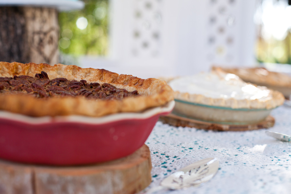 The Jones Victorian Estate: Cake and Pies.... Oh My!