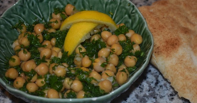 BALILA (WARM CHICKPEA SALAD) RECIPE | Arabic Food Recipes