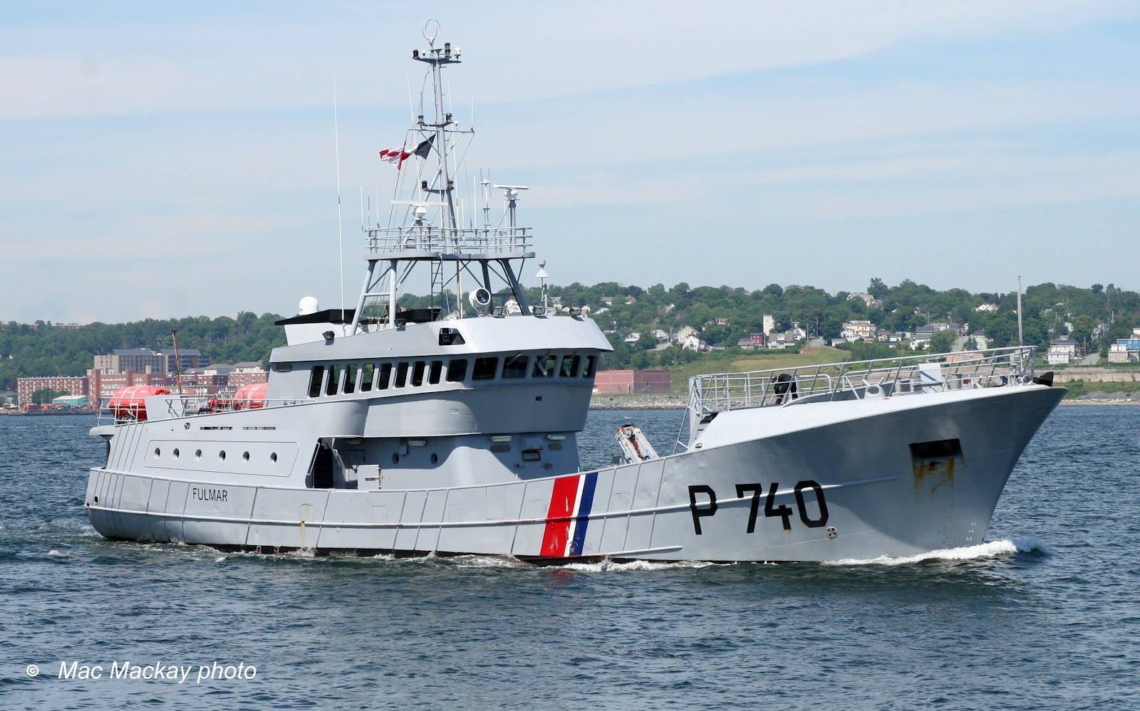 Shipfax: Private Robertson VC- in from sea trials; Montreal- into ...
