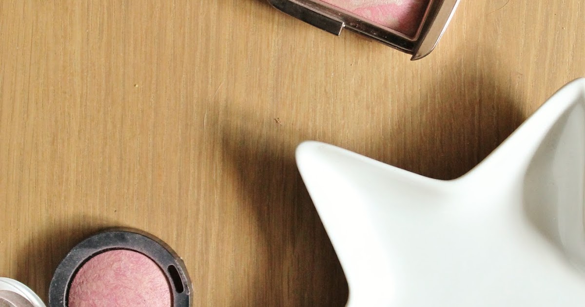 The Dupe Hourglass Ambient Lighting Blush V Max Factor Creme Puff