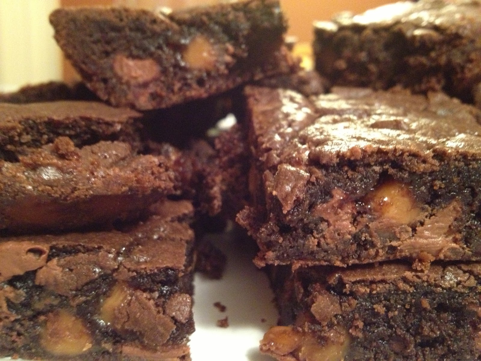 LIFE is better in PINK: Chocolate Caramel Fudge Bars