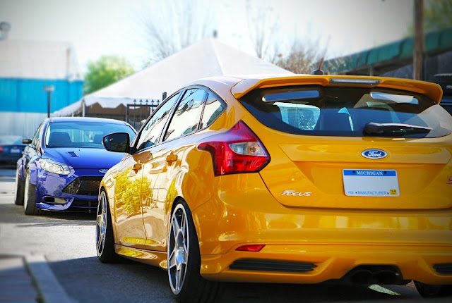 American Grand Prix: Electric Gold Pearl - Ford Focus