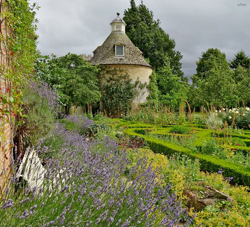 Where Five Valleys Meet: Rousham House Park & Garden