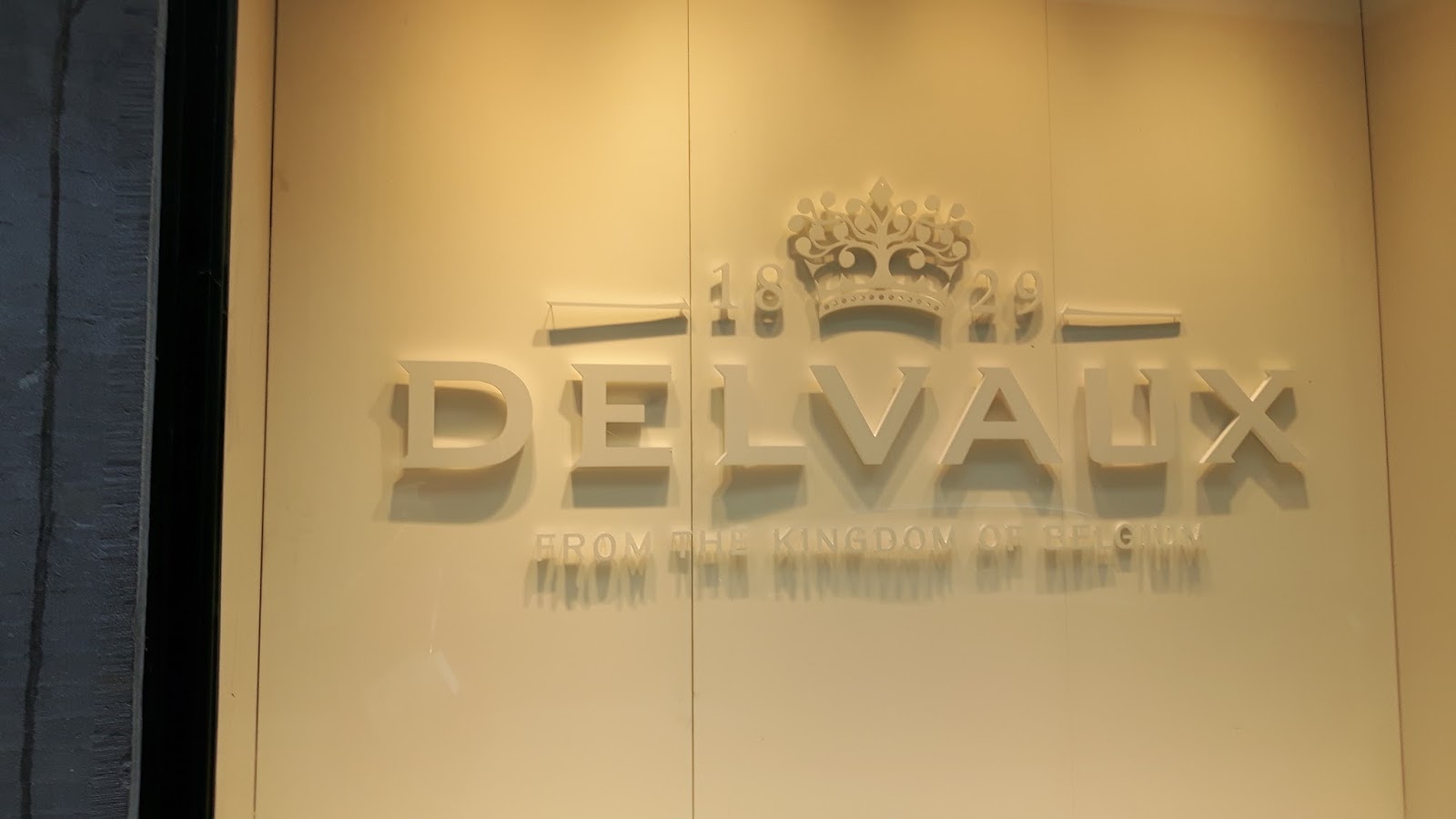 Shopping Delvaux from the Kingdom of Belgium