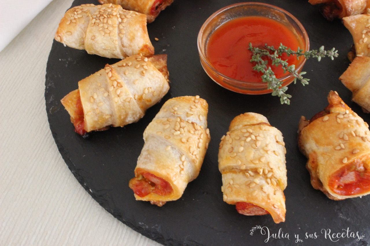 JULIA Y SUS RECETAS: Saladitos de salchichas enrolladas