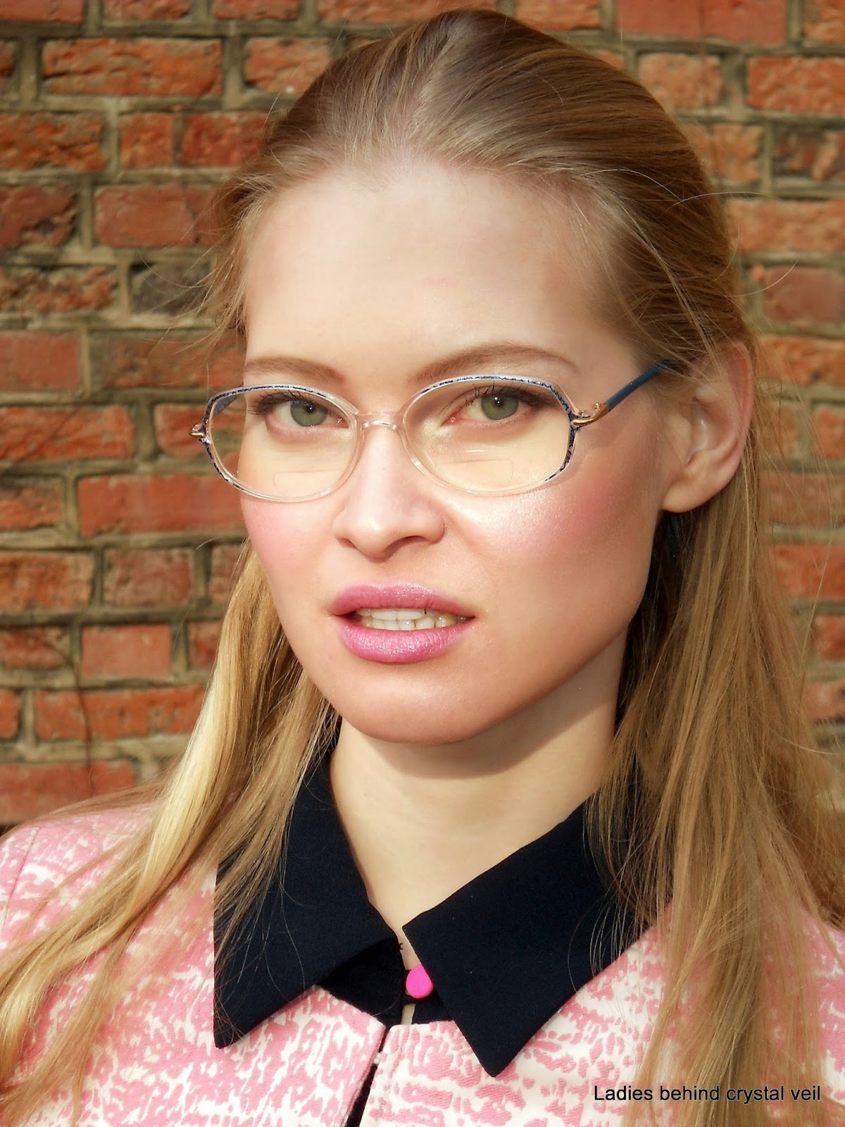 Lovely ladies behind crystal veil: Maria 052