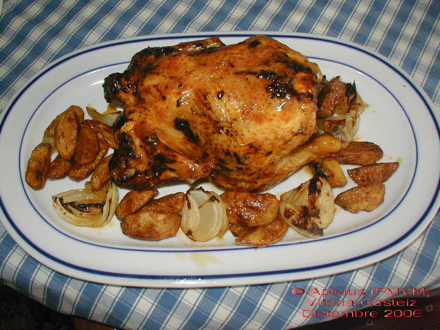 Pollo asado con guarnicion de patatas y cebolla | La Cocina Paso a Paso