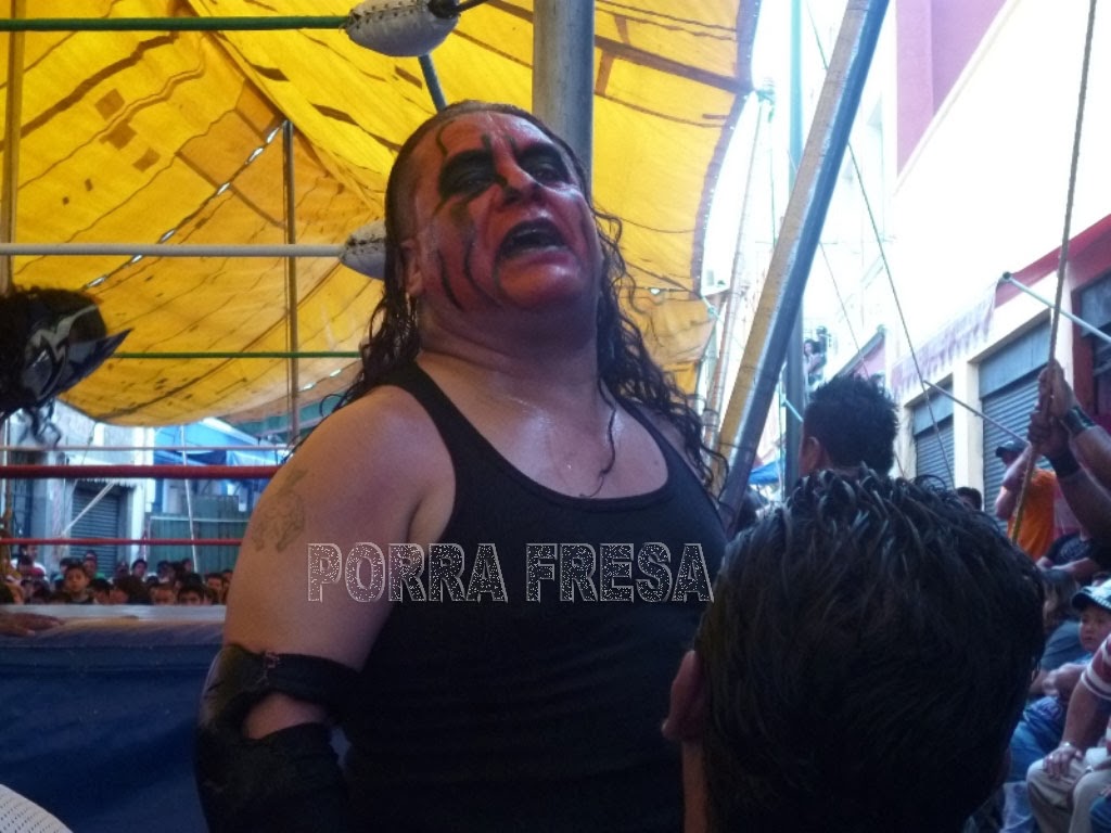 Lucha Libre Porra Fresa: Descanse en Paz Mini Chessman