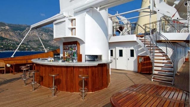 Naval Warfare: HMCS Stormont (K327)