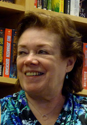 Kittling: Books: At The Poisoned Pen with Ellen Crosby & Jane Cleland!