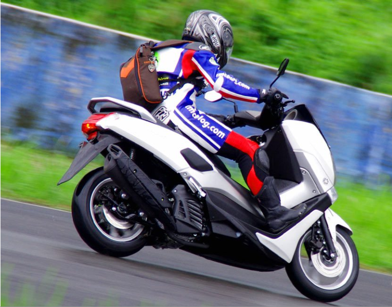 Modifikasi Suka Suka: Spesifikasi dan Harga Yamaha N-Max 150 cc ABS