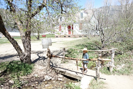 egg juice with pepperoni: Faux Colonial daytrip