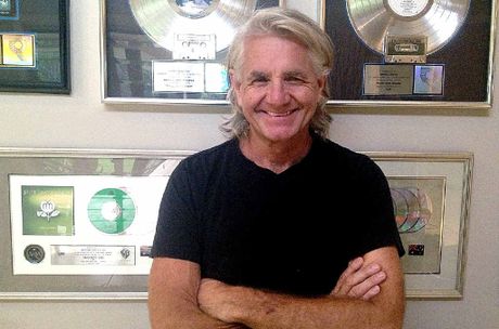 Fleetwood Mac News: DENNIS Dunstan wants to show Fleetwood Mac the ...