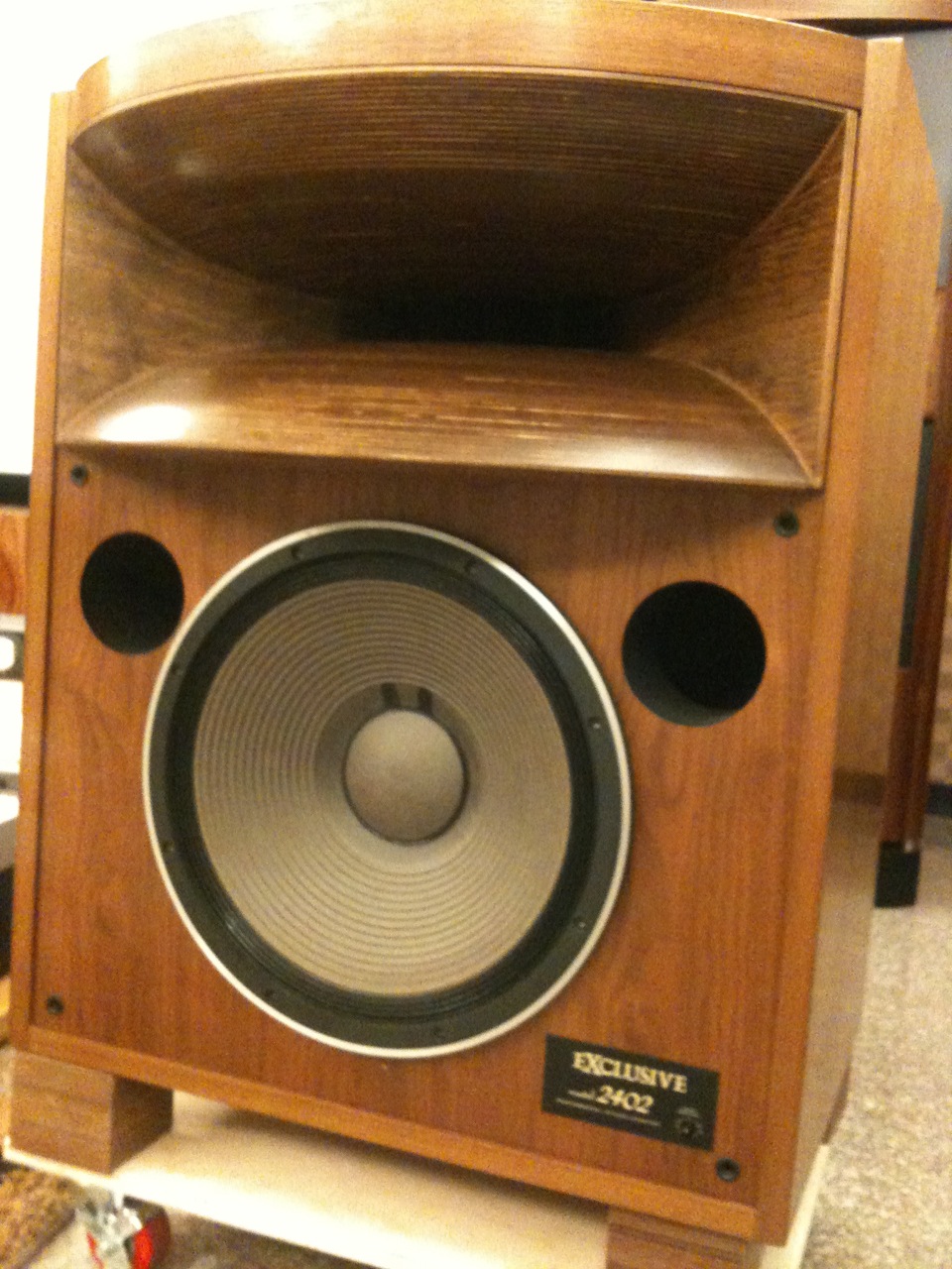 沈浸在音樂之中...貓窩工坊DRC: TAD 2402原裝！