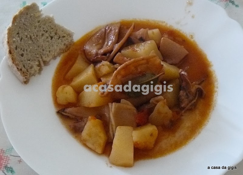 A casa da gigis: Ensopado de Lulas